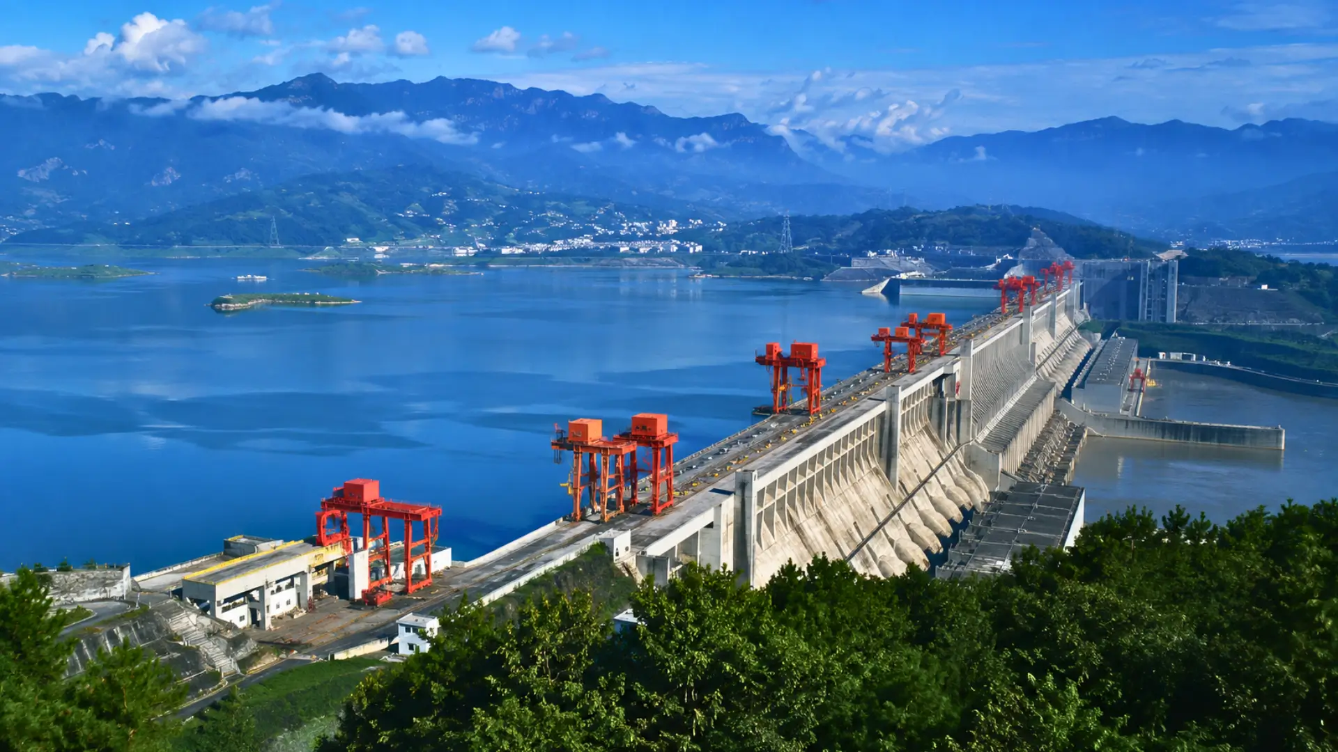 The Three Gorges Dam Demonstrates How Human Construction Impacts the ...
